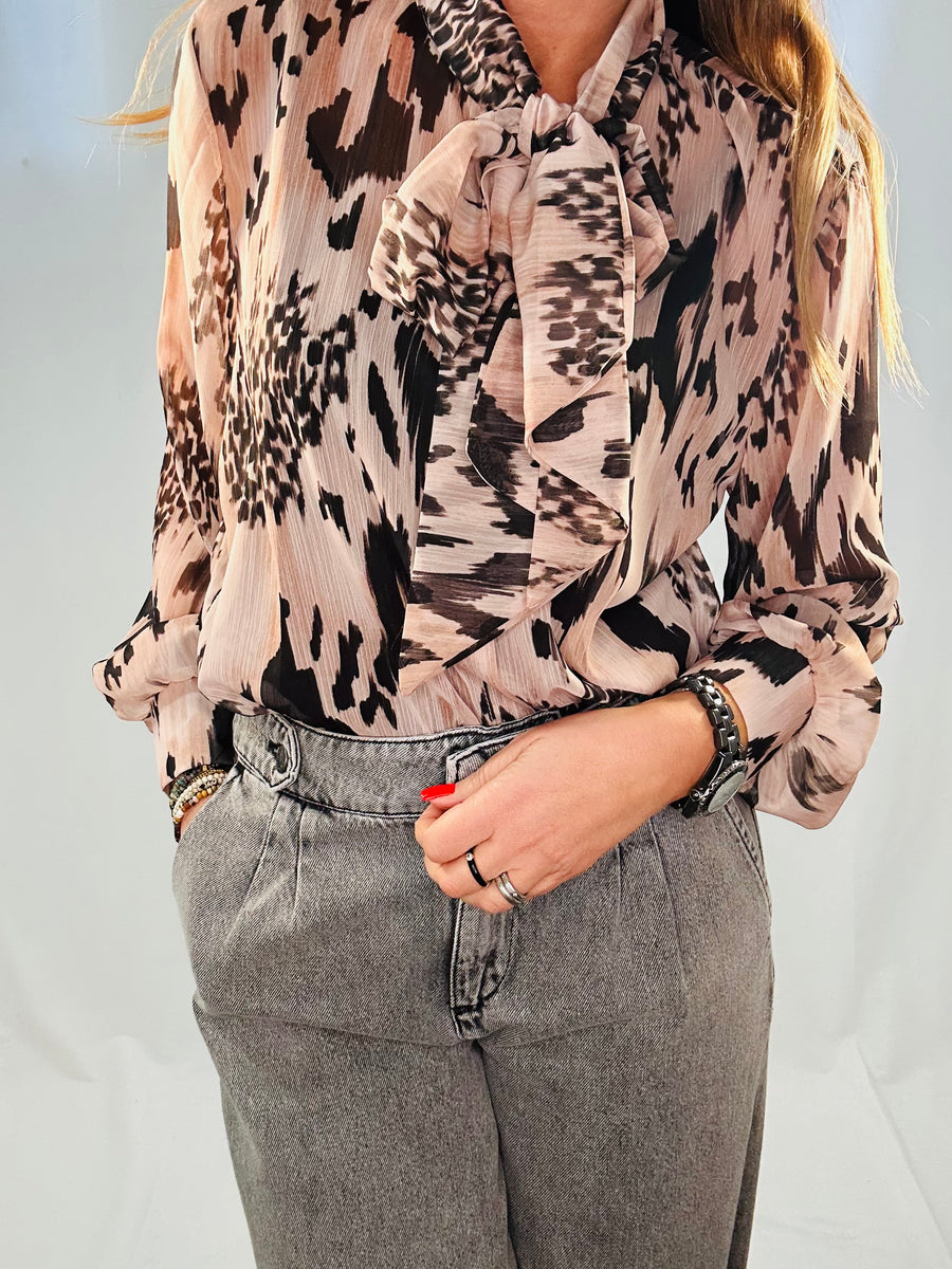 Nelia Pussy Bow Blouse – SJB Official